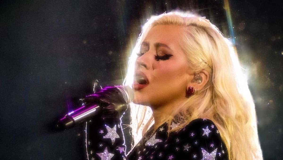La voix de Christina Aguilera dispo sur Waze! • Fun Radio