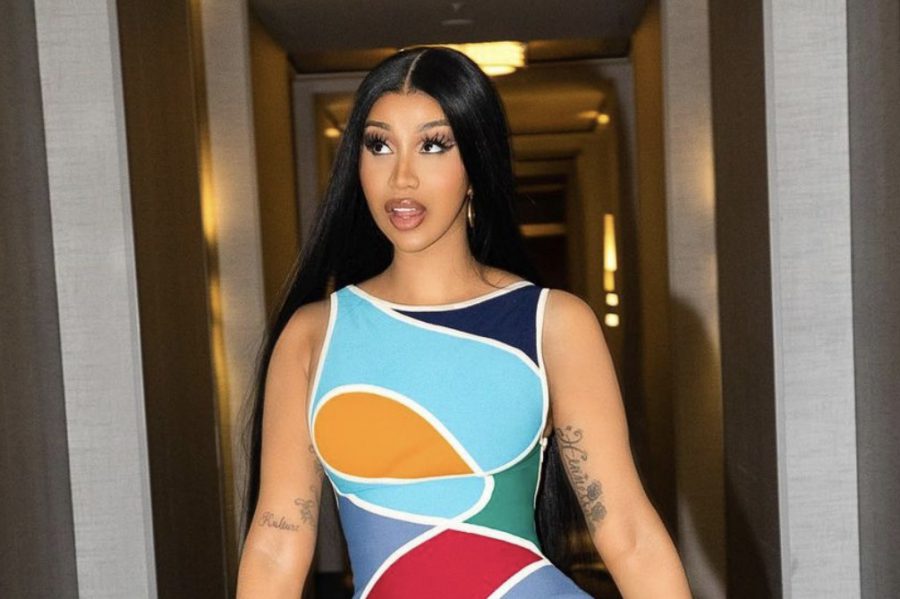 Les gars! Cardi B tease son retour et on adore déjà! • FUN Radio