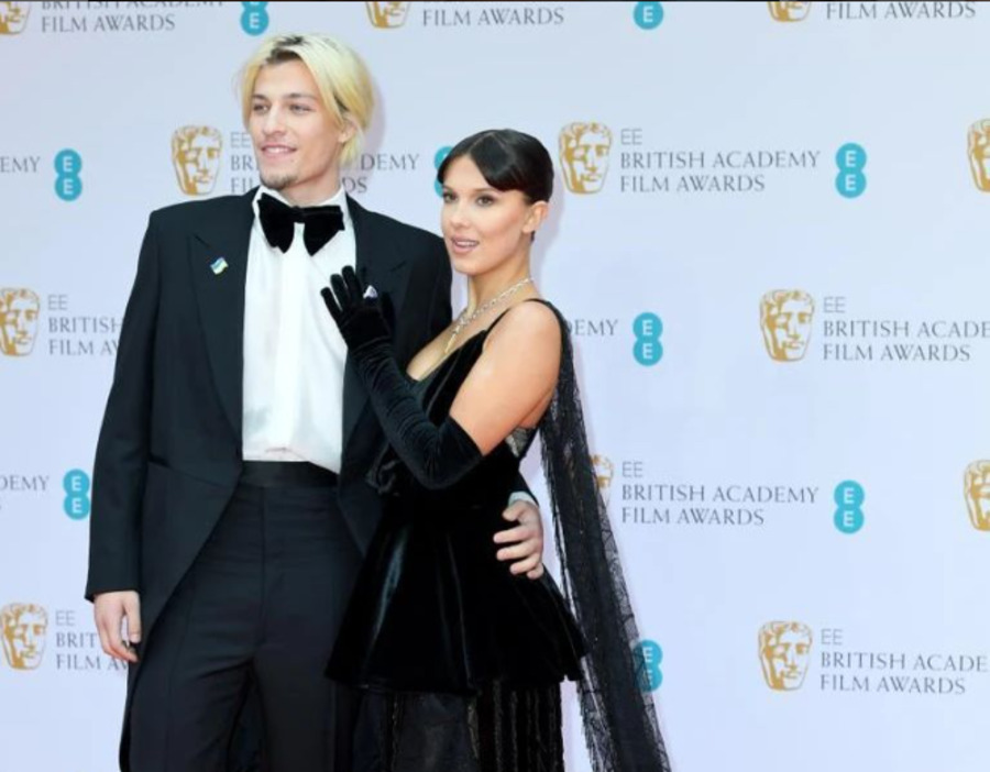 Millie Bobby Brown, l’actrice de Stranger Things, s’est fiancée!! • FUN ...