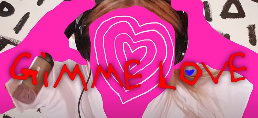 Sia dévoile son nouveau single Gimme Love! • FUN Radio