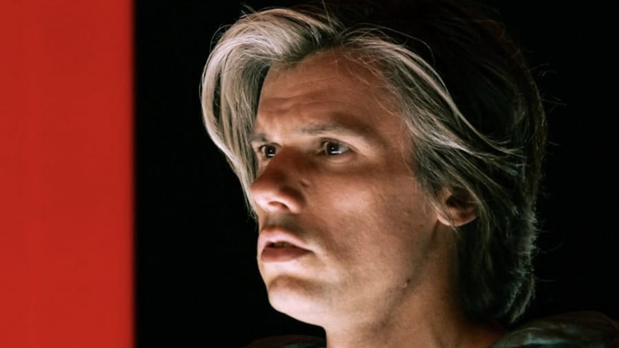 Orelsan balance une chanson inédite dans la bande-annonce de son film ...