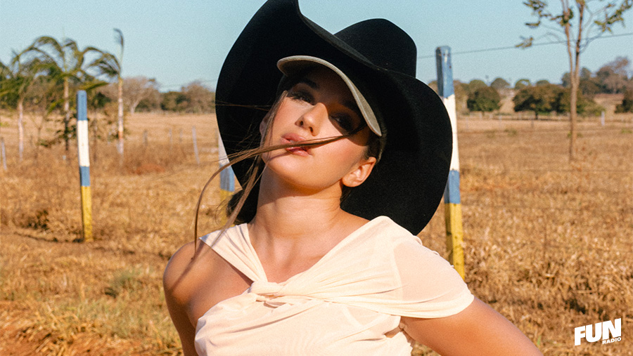 Bianca Costa sort son tout premier album “GRINGA” (et ça sent le soleil ...